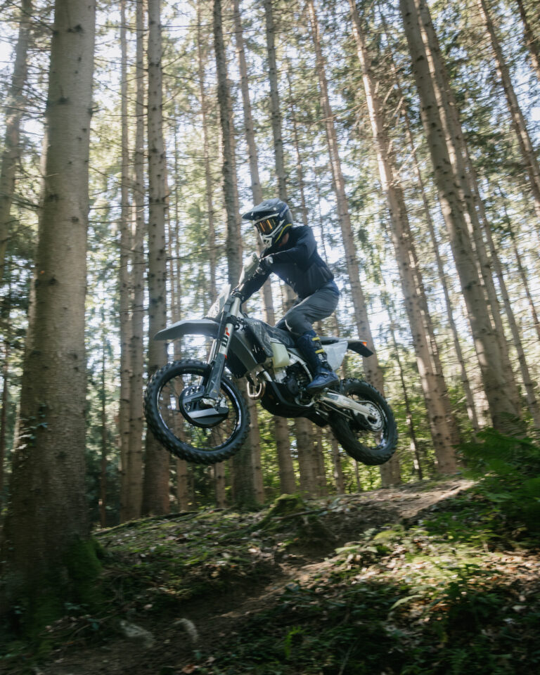 Husqvarna Unveils 2026 Pro Enduro Line-Up: TE 300 Pro & FE 350 Pro ...